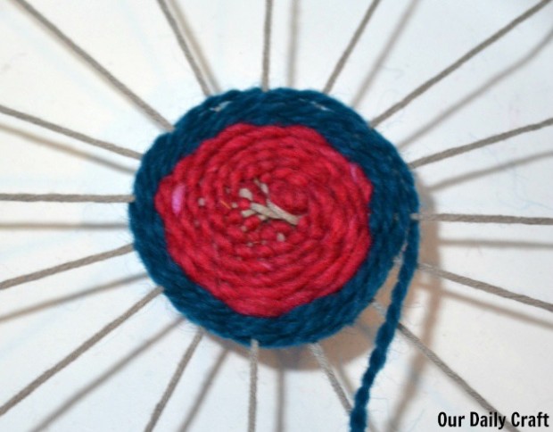 Paper Plate Weaving - Our Daily Craft