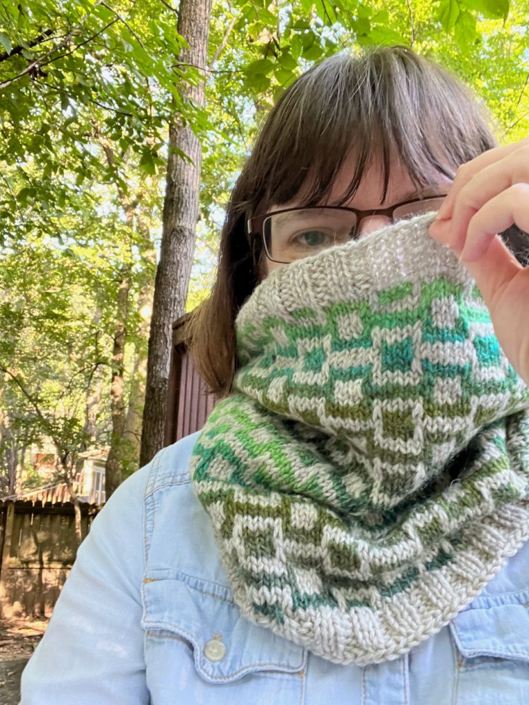 Easy Mosaic Cowl Knitting Pattern - Our Daily Craft