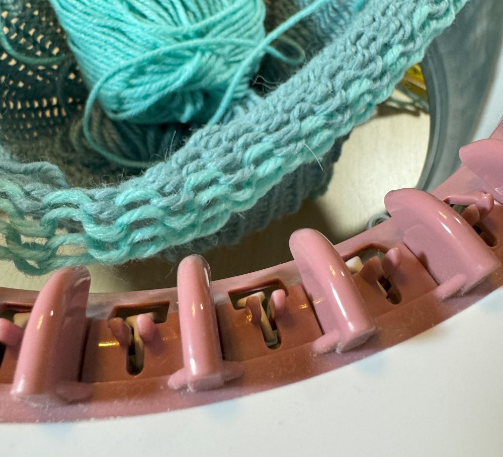 How to Make a Twisted Headband on a Knitting Machine (Sentro or Addi ...