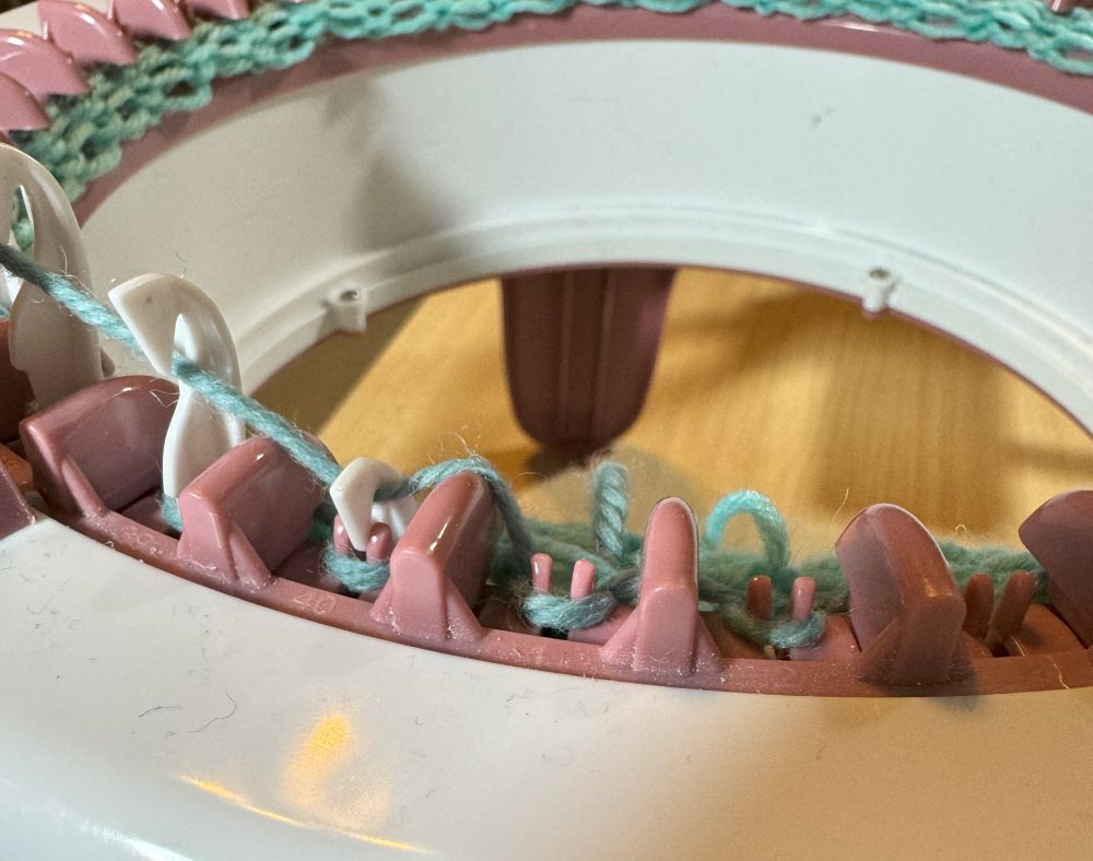 How to Make a Twisted Headband on a Knitting Machine (Sentro or Addi ...