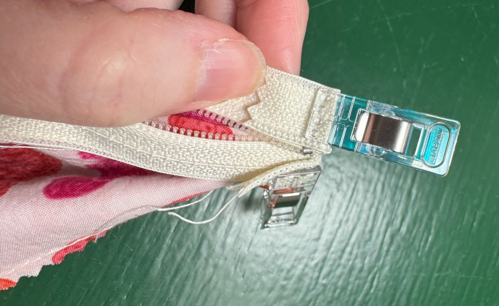 The Easy Way to Sew a Zipper - Our Daily Craft