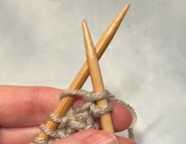 How to Knit Ribbing - Everything You Need to Know about Rib Stitches ...